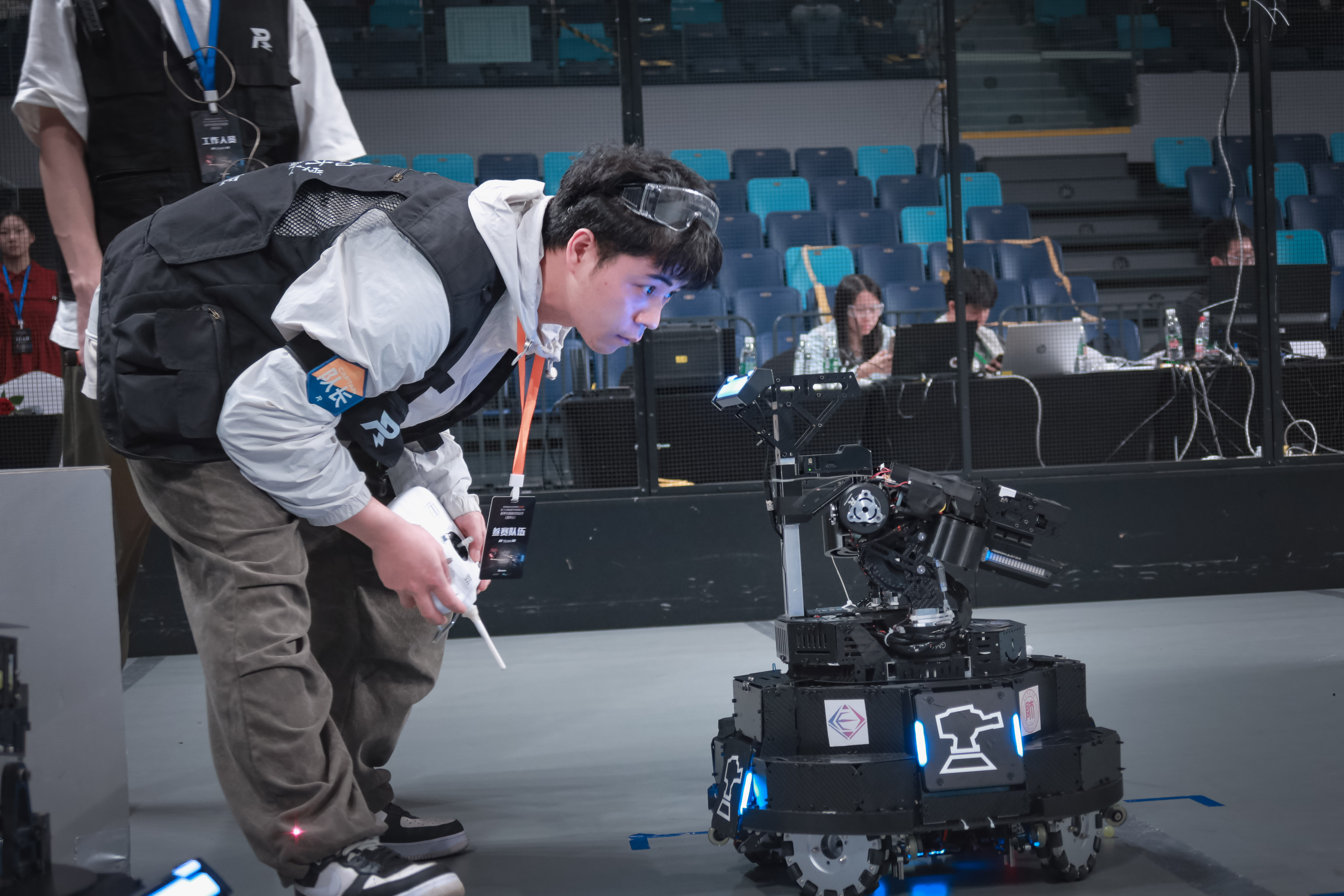 我校学子在第23届全国大学生机器人大赛RoboMaster 2024机甲大师高校联盟赛上取得优异成绩-知行学院（创新创业学院）